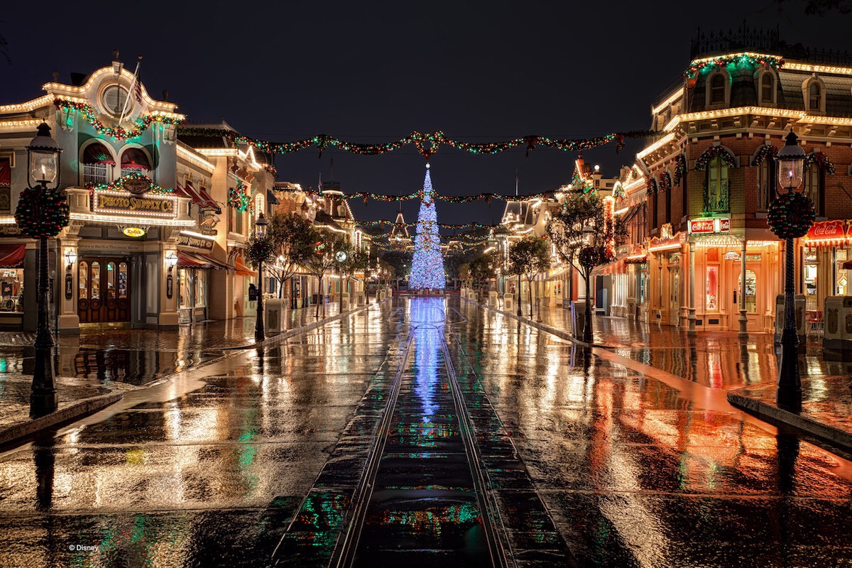 Disney Parks Holiday Season 2017 – Disney Magic Fanatic
